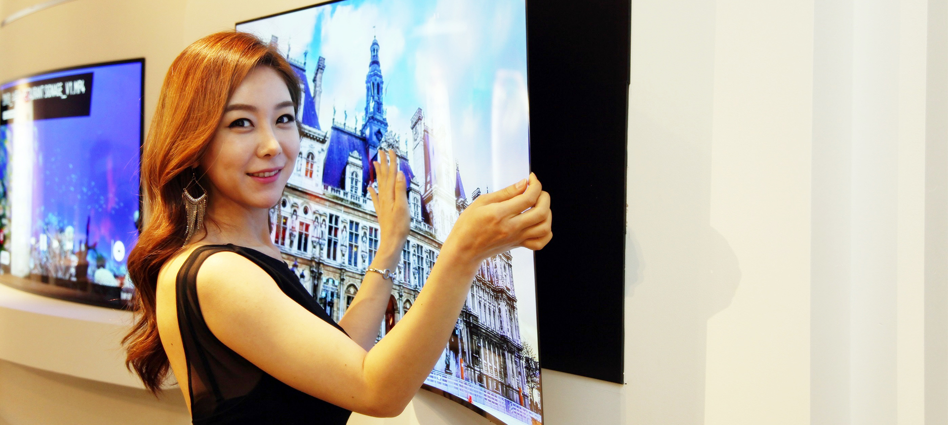 ‘1mm’ Wallpaper OLED TV패널, SID 선정 ‘올해의 디스플레이’ 쾌거 - LG Display Newsroom
